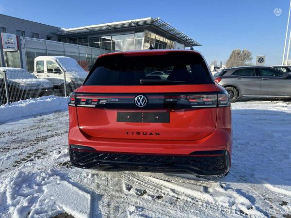 Red Volkswagen Tiguan 2026 in Siauliai, with an engine capacity of 1.50 L and mileage of 10 thousand km for 44500 €, photo 6 on AUTOMOTO.COM.LV