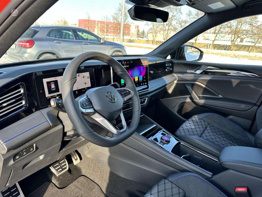 Sarkans Volkswagen Tiguan 2026 Šauļi, ar dzinēja tilpumu 1.50 L un nobraukumu 10 tūkst. km par 44500 €, foto 24 vietnē AUTOMOTO.COM.LV