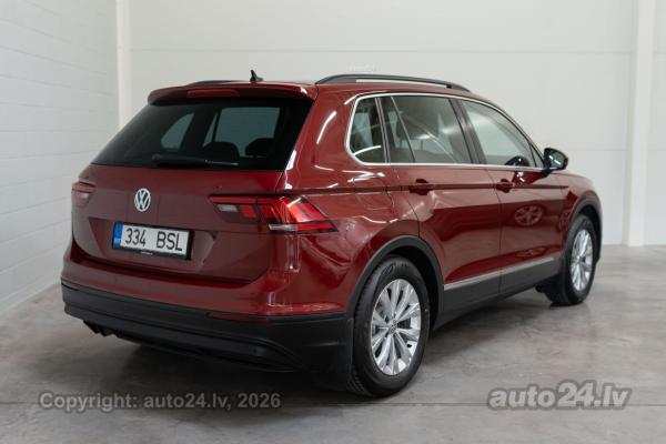 Red Volkswagen Tiguan 2016 in Tallinn, with an engine capacity of 1.40 L and mileage of 238 thousand km for 12790 €, photo 10 on AUTOMOTO.COM.LV