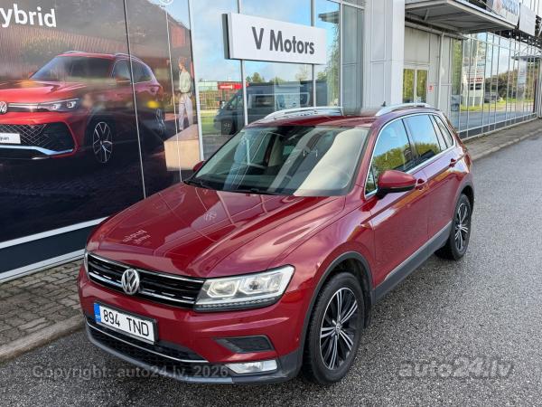 Red Volkswagen Tiguan 2017 in Viljandi, with an engine capacity of 2.00 L and mileage of 259 thousand km for 15500 €, photo 1 on AUTOMOTO.COM.LV