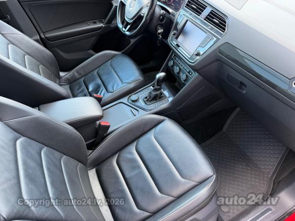 Red Volkswagen Tiguan 2017 in Viljandi, with an engine capacity of 2.00 L and mileage of 259 thousand km for 15500 €, photo 10 on AUTOMOTO.COM.LV