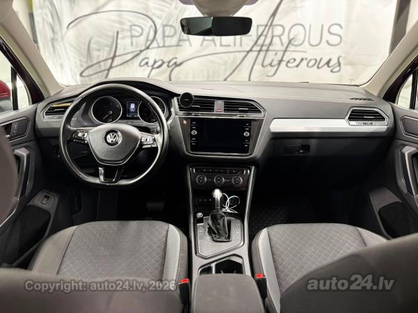 Sarkans Volkswagen Tiguan 2019 Tallina, ar dzinēja tilpumu 2.00 L un nobraukumu 212 tūkst. km par 16800 €, foto 4 vietnē AUTOMOTO.COM.LV
