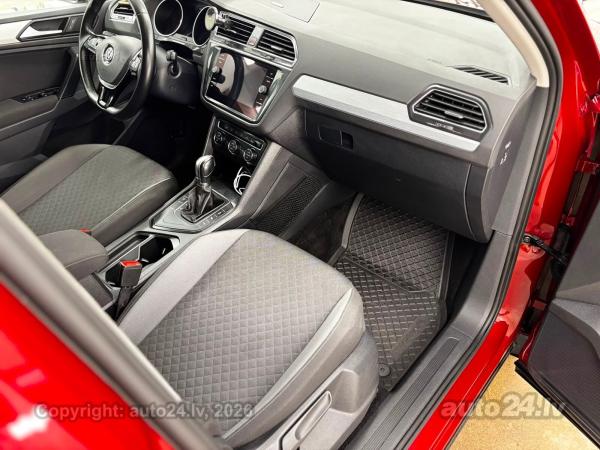 Sarkans Volkswagen Tiguan 2019 Tallina, ar dzinēja tilpumu 2.00 L un nobraukumu 212 tūkst. km par 16800 €, foto 6 vietnē AUTOMOTO.COM.LV