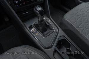 Volkswagen Tiguan 2022 Tallina, ar dzinēja tilpumu 2.00 L un nobraukumu 61 tūkst. km par 20900 €, foto 17 vietnē AUTOMOTO.COM.LV