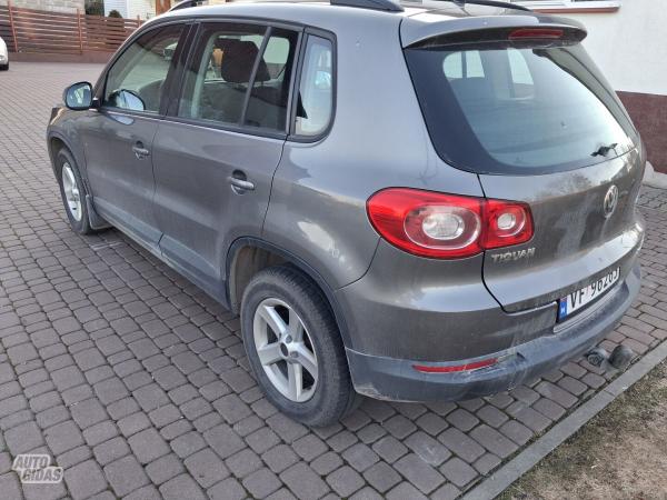 Volkswagen Tiguan 2008 Prienai, ar dzinēja tilpumu 2.00 L un nobraukumu 375 tūkst. km par 2800 €, foto 3 vietnē AUTOMOTO.COM.LV