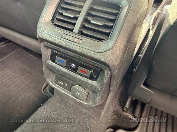 Volkswagen Tiguan 2018 in Tallinn, with an engine capacity of 2.00 L and mileage of 127 thousand km for 18150 €, photo 10 on AUTOMOTO.COM.LV