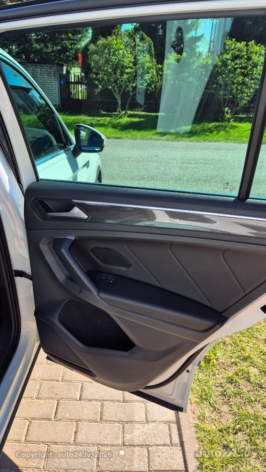 Volkswagen Tiguan 2018 in Tallinn, with an engine capacity of 2.00 L and mileage of 83 thousand km for 18881 €, photo 7 on AUTOMOTO.COM.LV