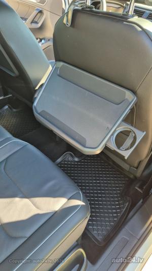 Volkswagen Tiguan 2018 in Tallinn, with an engine capacity of 2.00 L and mileage of 83 thousand km for 18881 €, photo 10 on AUTOMOTO.COM.LV