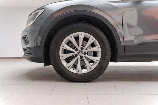 Volkswagen Tiguan 2019 in Peetri, with an engine capacity of 2.00 L and mileage of 66 thousand km for 19450 €, photo 11 on AUTOMOTO.COM.LV