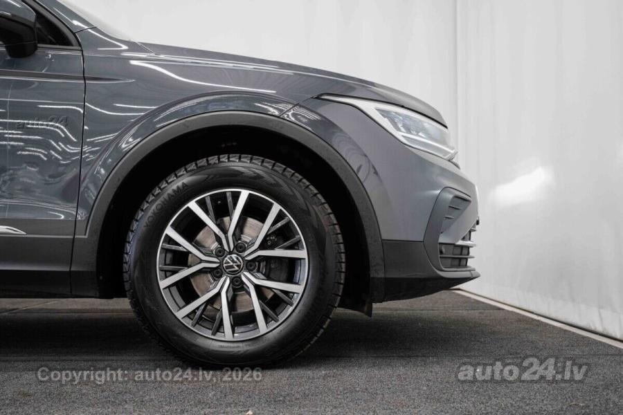 Volkswagen Tiguan 2022 in Tallinn, with an engine capacity of 2.00 L and mileage of 79 thousand km for 23900 €, photo 17 on AUTOMOTO.COM.LV