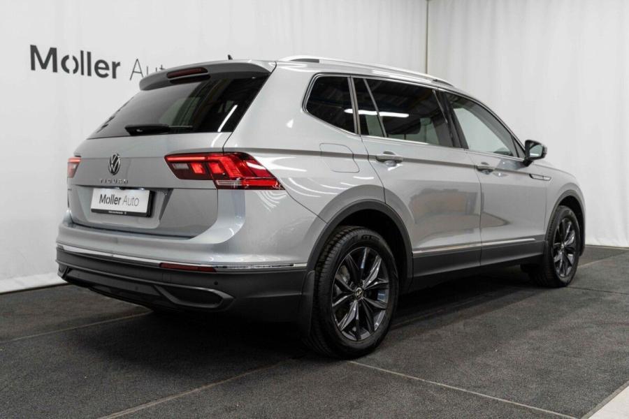 Volkswagen Tiguan 2022 in Tallinn, with an engine capacity of 1.50 L and mileage of 76 thousand km for 25900 €, photo 5 on AUTOMOTO.COM.LV
