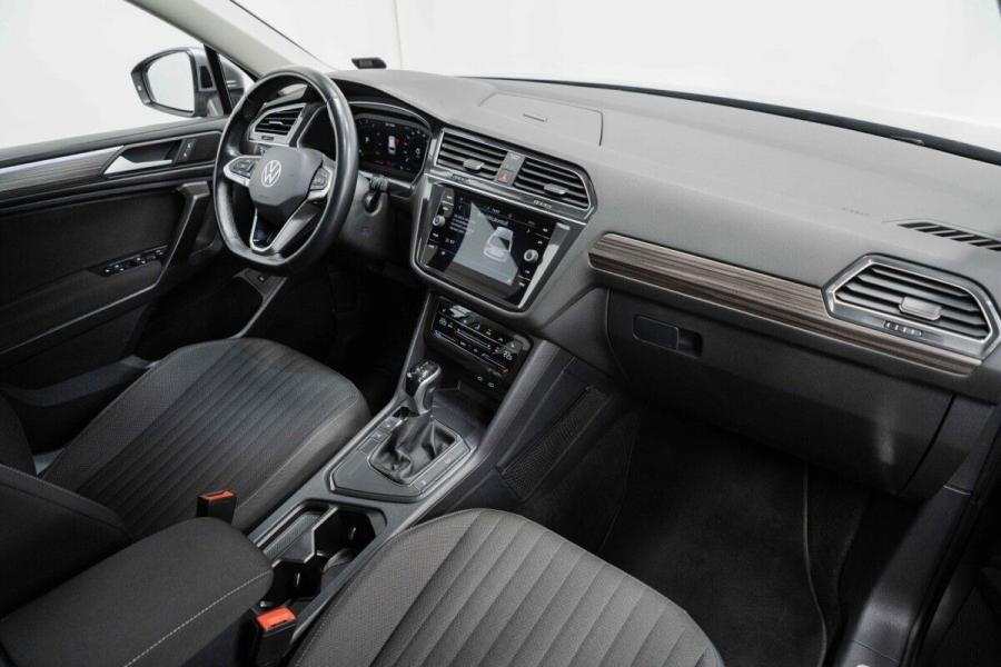 Volkswagen Tiguan 2022 in Tallinn, with an engine capacity of 1.50 L and mileage of 76 thousand km for 25900 €, photo 8 on AUTOMOTO.COM.LV
