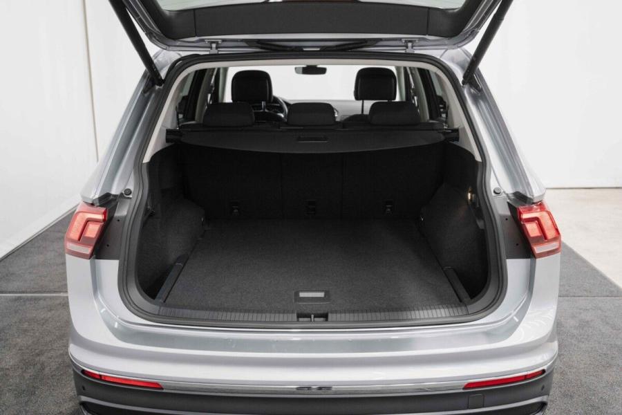 Volkswagen Tiguan 2022 in Tallinn, with an engine capacity of 1.50 L and mileage of 76 thousand km for 25900 €, photo 16 on AUTOMOTO.COM.LV