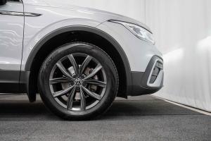 Volkswagen Tiguan 2022 in Tallinn, with an engine capacity of 1.50 L and mileage of 76 thousand km for 25900 €, photo 17 on AUTOMOTO.COM.LV