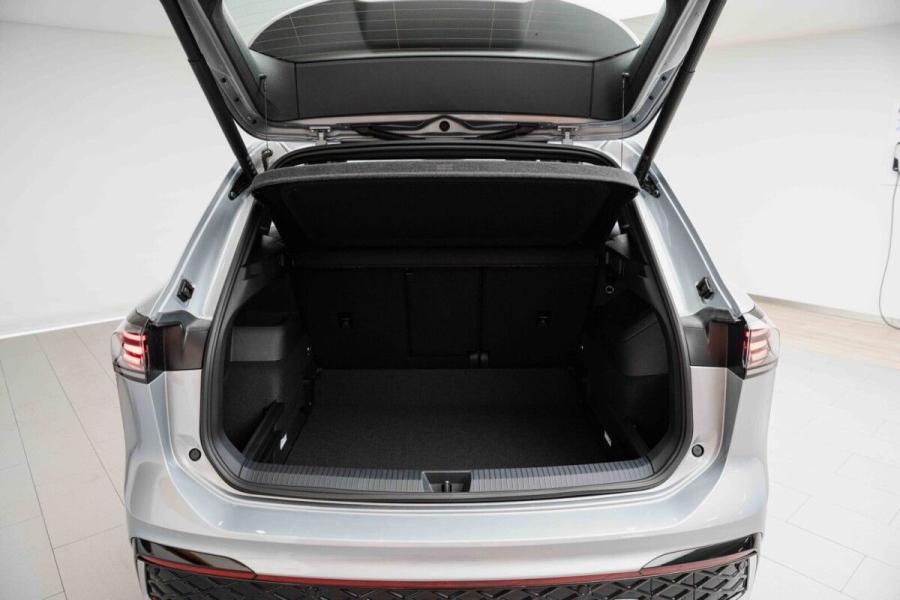 Volkswagen Tiguan 2026 Peetri, ar dzinēja tilpumu 1.50 L un nobraukumu 0 tūkst. km par 45500 €, foto 14 vietnē AUTOMOTO.COM.LV