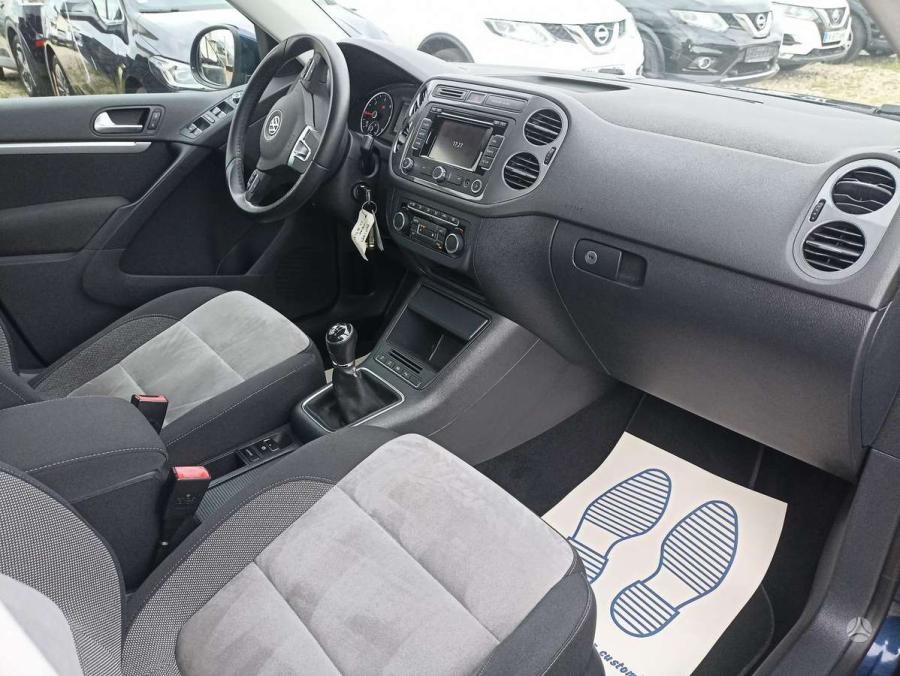 Violet Volkswagen Tiguan 2013 in Vilnius, with an engine capacity of 1.97 L and mileage of 199 thousand km for 9300 €, photo 11 on AUTOMOTO.COM.LV