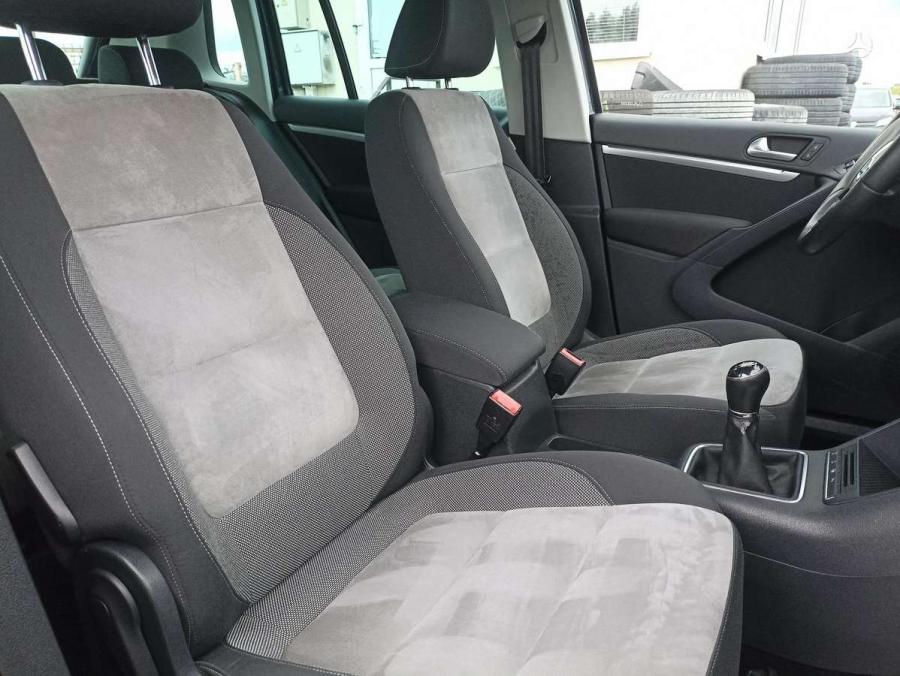Violet Volkswagen Tiguan 2013 in Vilnius, with an engine capacity of 1.97 L and mileage of 199 thousand km for 9300 €, photo 12 on AUTOMOTO.COM.LV