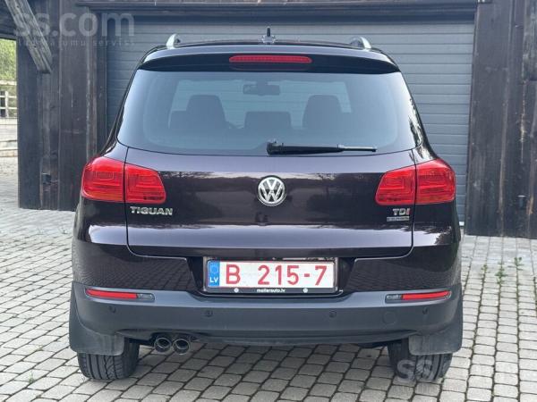 Violets Volkswagen Tiguan 2013 Rīga, ar dzinēja tilpumu 2.00 L un nobraukumu 49 tūkst. km par 11500 €, foto 4 vietnē AUTOMOTO.COM.LV