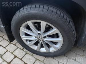Violets Volkswagen Tiguan 2013 Rīga, ar dzinēja tilpumu 2.00 L un nobraukumu 49 tūkst. km par 11500 €, foto 21 vietnē AUTOMOTO.COM.LV