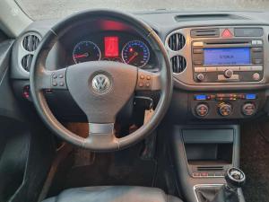 Balts Volkswagen Tiguan 2008 Šauļi, ar dzinēja tilpumu 1.97 L un nobraukumu 173 tūkst. km par 6600 €, foto 20 vietnē AUTOMOTO.COM.LV