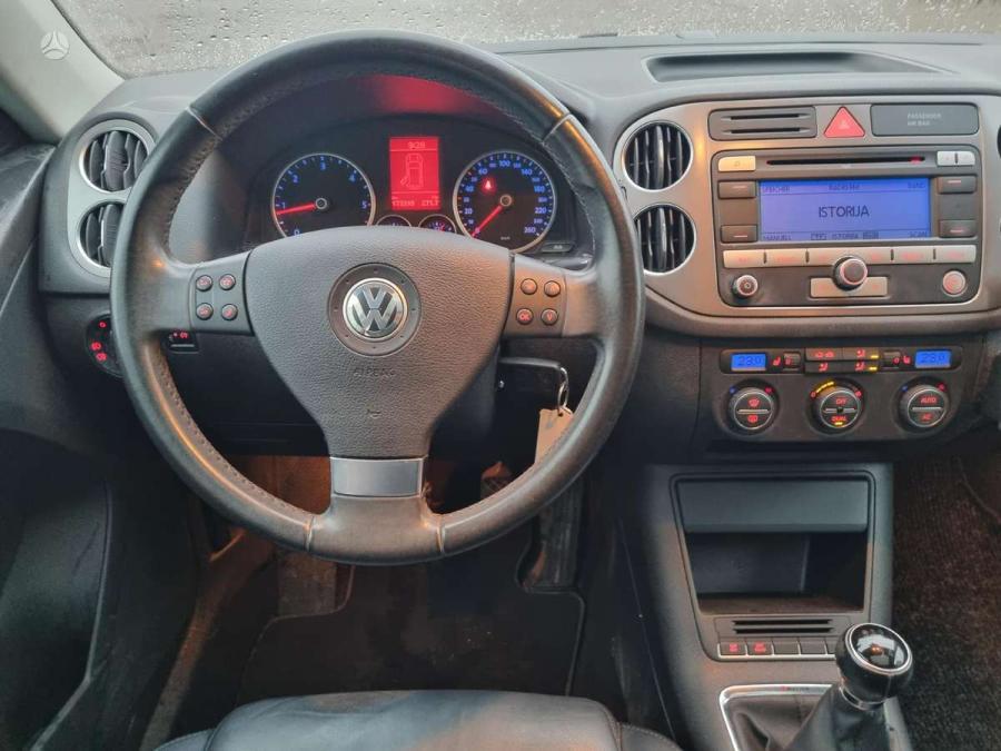 Balts Volkswagen Tiguan 2008 Šauļi, ar dzinēja tilpumu 1.97 L un nobraukumu 173 tūkst. km par 6600 €, foto 20 vietnē AUTOMOTO.COM.LV