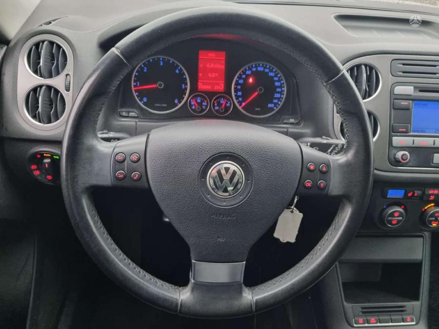 Balts Volkswagen Tiguan 2008 Šauļi, ar dzinēja tilpumu 1.97 L un nobraukumu 173 tūkst. km par 6600 €, foto 21 vietnē AUTOMOTO.COM.LV