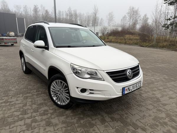 Balts Volkswagen Tiguan 2008 Kauņa, ar dzinēja tilpumu 2.00 L un nobraukumu 240 tūkst. km par 5790 €, foto 1 vietnē AUTOMOTO.COM.LV