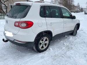 Balts Volkswagen Tiguan 2008 Šauļi, ar dzinēja tilpumu 2.00 L un nobraukumu 350 tūkst. km par 3400 €, foto 3 vietnē AUTOMOTO.COM.LV