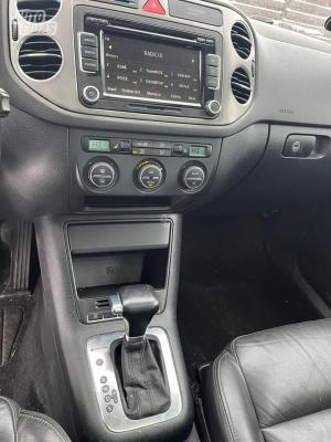 Balts Volkswagen Tiguan 2008 Šauļi, ar dzinēja tilpumu 2.00 L un nobraukumu 350 tūkst. km par 3400 €, foto 9 vietnē AUTOMOTO.COM.LV