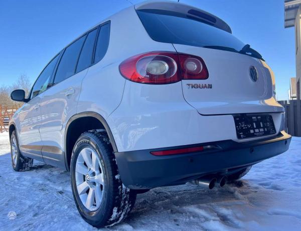 White Volkswagen Tiguan 2008 in Marijampole, with an engine capacity of 1.97 L and mileage of 252 thousand km for 6300 €, photo 11 on AUTOMOTO.COM.LV