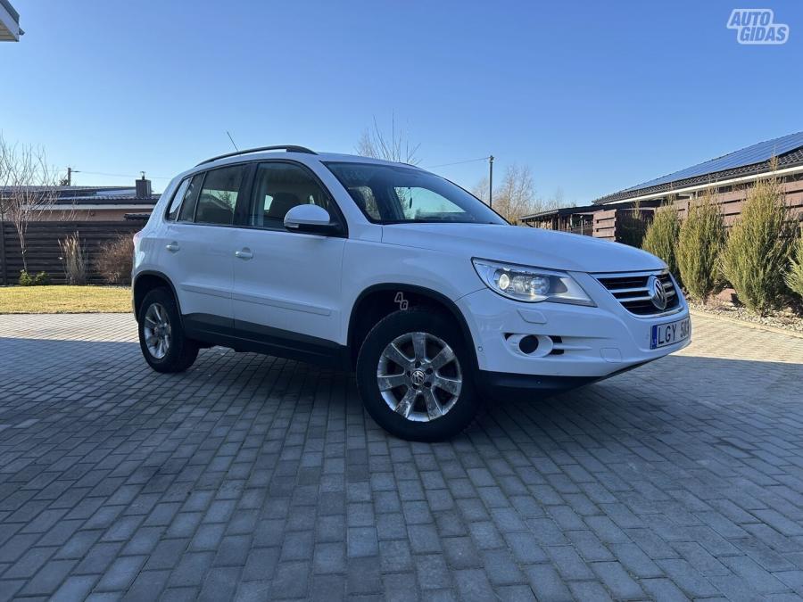 White Volkswagen Tiguan 2008 in Klaipeda, with an engine capacity of 2.00 L and mileage of 347 thousand km for 5300 €, photo 3 on AUTOMOTO.COM.LV
