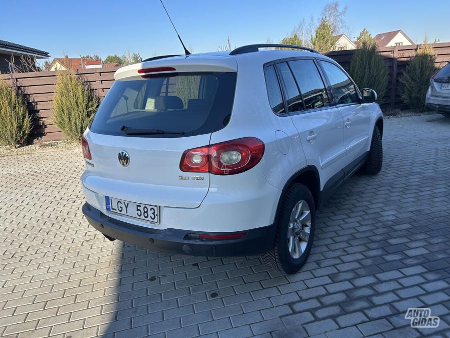White Volkswagen Tiguan 2008 in Klaipeda, with an engine capacity of 2.00 L and mileage of 347 thousand km for 5300 €, photo 13 on AUTOMOTO.COM.LV