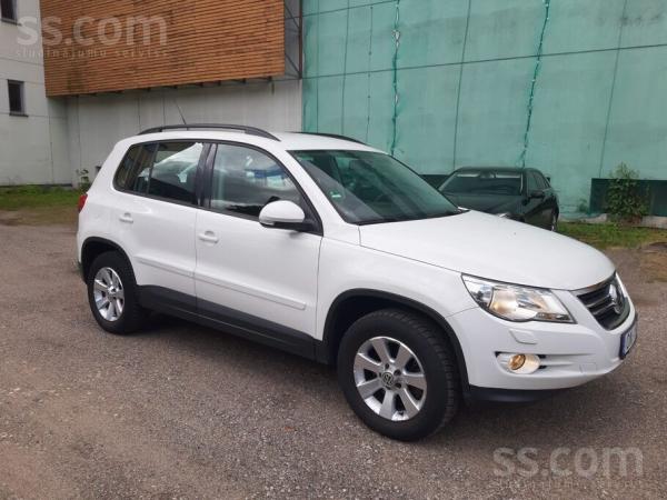Balts Volkswagen Tiguan 2008 Daugavpils, ar dzinēja tilpumu 2.00 L un nobraukumu 0 tūkst. km par 5750 €, foto 4 vietnē AUTOMOTO.COM.LV