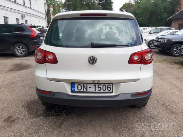 Balts Volkswagen Tiguan 2008 Daugavpils, ar dzinēja tilpumu 2.00 L un nobraukumu 0 tūkst. km par 5750 €, foto 7 vietnē AUTOMOTO.COM.LV