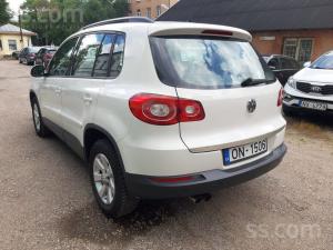 White Volkswagen Tiguan 2008 in Daugavpils, with an engine capacity of 2.00 L and mileage of 0 thousand km for 5750 €, photo 9 on AUTOMOTO.COM.LV