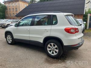 White Volkswagen Tiguan 2008 in Daugavpils, with an engine capacity of 2.00 L and mileage of 0 thousand km for 5750 €, photo 10 on AUTOMOTO.COM.LV