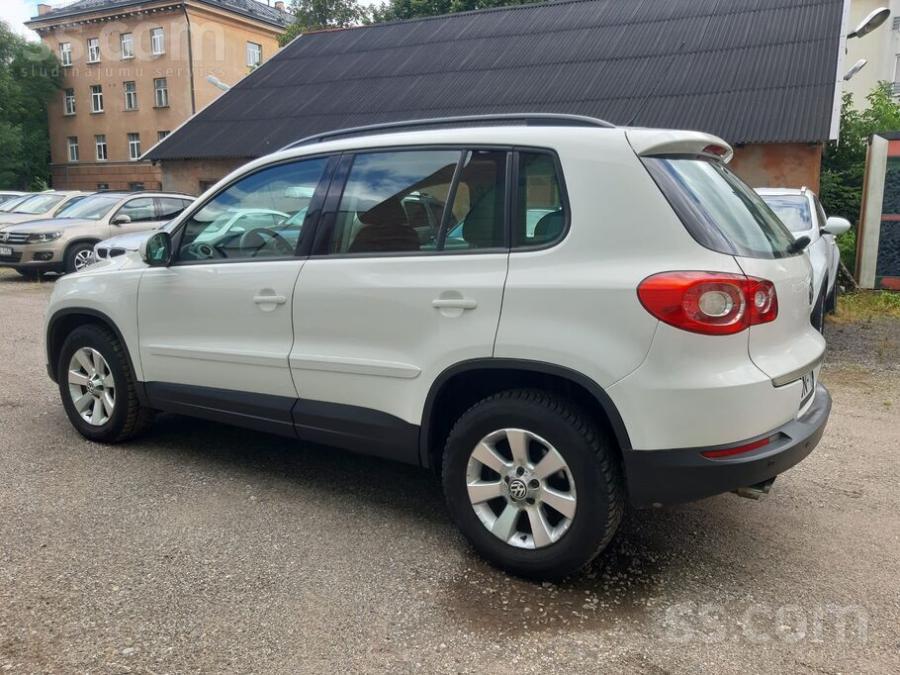 White Volkswagen Tiguan 2008 in Daugavpils, with an engine capacity of 2.00 L and mileage of 0 thousand km for 5750 €, photo 10 on AUTOMOTO.COM.LV