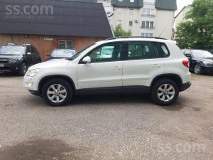 White Volkswagen Tiguan 2008 in Daugavpils, with an engine capacity of 2.00 L and mileage of 0 thousand km for 5750 €, photo 11 on AUTOMOTO.COM.LV