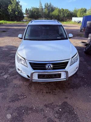 White Volkswagen Tiguan 2008 in Jurbarkas, with an engine capacity of 2.00 L and mileage of 285 thousand km for 2899 €, photo  on AUTOMOTO.COM.LV