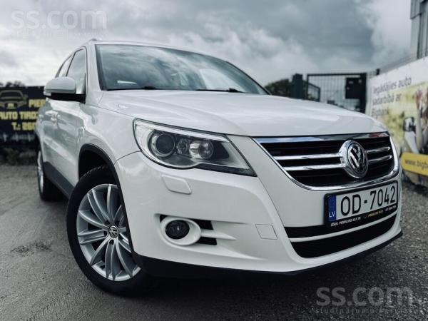White Volkswagen Tiguan 2009 in Cesis, with an engine capacity of 2.00 L and mileage of 0 thousand km for 7300 €, photo 1 on AUTOMOTO.COM.LV