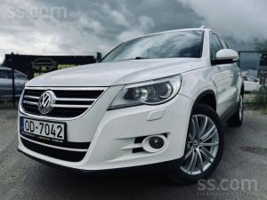 White Volkswagen Tiguan 2009 in Cesis, with an engine capacity of 2.00 L and mileage of 0 thousand km for 7300 €, photo 3 on AUTOMOTO.COM.LV
