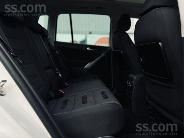 White Volkswagen Tiguan 2009 in Cesis, with an engine capacity of 2.00 L and mileage of 0 thousand km for 7300 €, photo 9 on AUTOMOTO.COM.LV