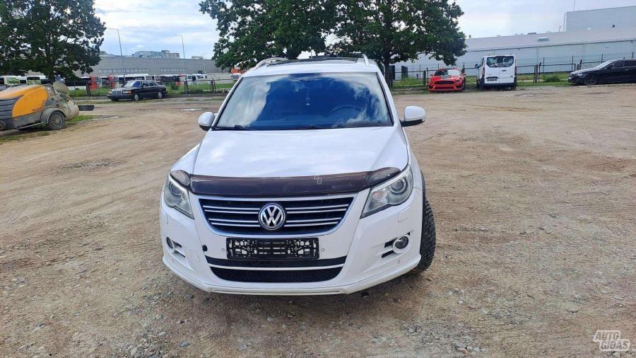 Balts Volkswagen Tiguan 2009 Viļņa, ar dzinēja tilpumu 2.00 L un nobraukumu 289 tūkst. km par 4999 €, foto 2 vietnē AUTOMOTO.COM.LV
