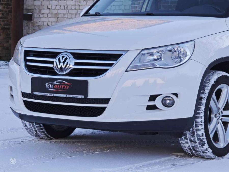 White Volkswagen Tiguan 2009 in Kedainiai, with an engine capacity of 1.98 L and mileage of 190 thousand km for 5999 €, photo 15 on AUTOMOTO.COM.LV