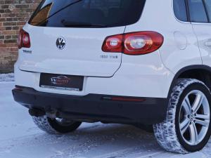 White Volkswagen Tiguan 2009 in Kedainiai, with an engine capacity of 1.98 L and mileage of 190 thousand km for 5999 €, photo 16 on AUTOMOTO.COM.LV