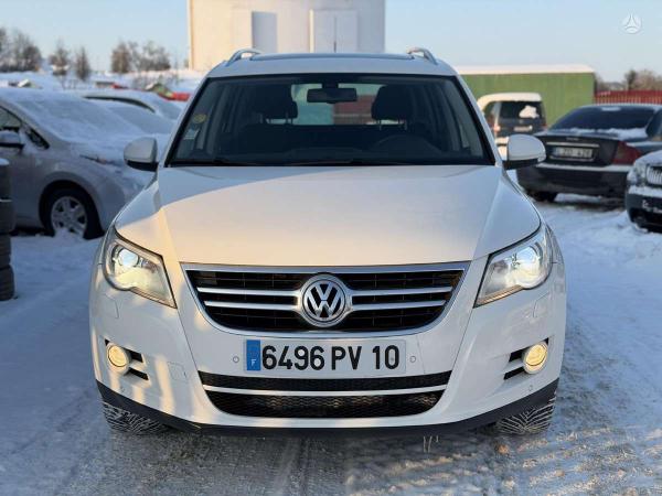 Balts Volkswagen Tiguan 2009 Viļņa, ar dzinēja tilpumu 1.97 L un nobraukumu 231 tūkst. km par 5999 €, foto 2 vietnē AUTOMOTO.COM.LV