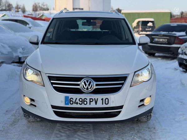Balts Volkswagen Tiguan 2009 Viļņa, ar dzinēja tilpumu 1.97 L un nobraukumu 231 tūkst. km par 5999 €, foto 4 vietnē AUTOMOTO.COM.LV