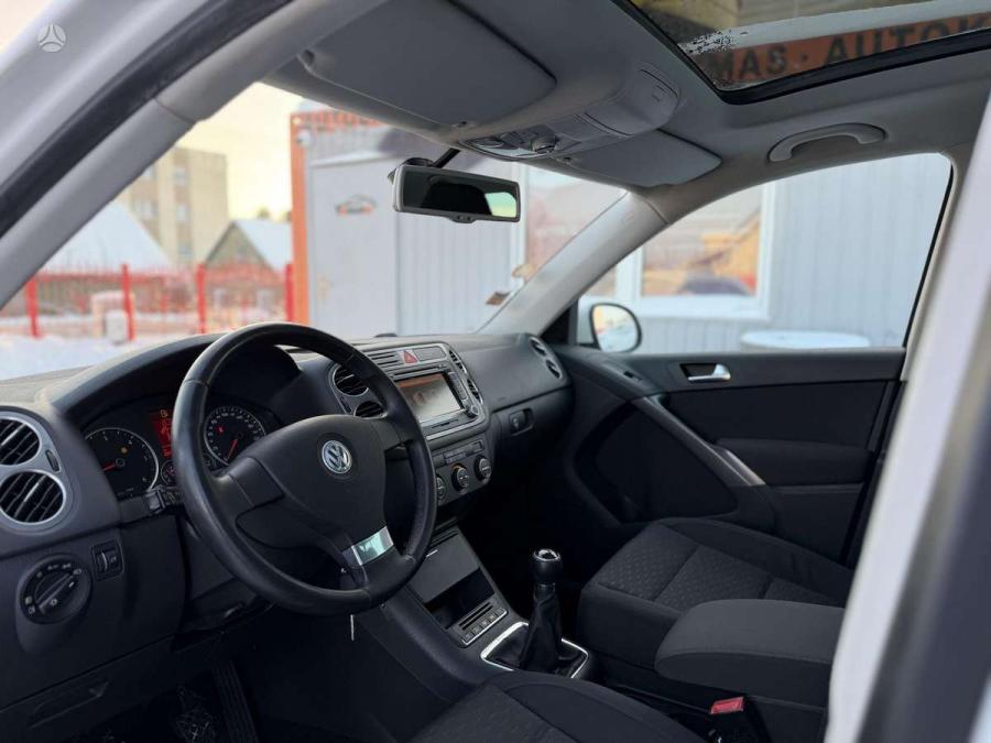 Balts Volkswagen Tiguan 2009 Viļņa, ar dzinēja tilpumu 1.97 L un nobraukumu 231 tūkst. km par 5999 €, foto 17 vietnē AUTOMOTO.COM.LV
