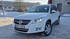 White Volkswagen Tiguan 2009 in Utena, with an engine capacity of 1.97 L and mileage of 289 thousand km for 5650 €, photo 5 on AUTOMOTO.COM.LV