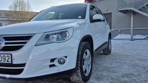 White Volkswagen Tiguan 2009 in Utena, with an engine capacity of 1.97 L and mileage of 289 thousand km for 5650 €, photo 16 on AUTOMOTO.COM.LV
